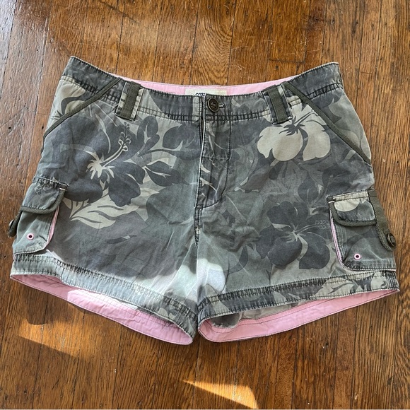 crazy shirts | Shorts | Crazy Shirt Floral Camouflage Cargo Shorts ...